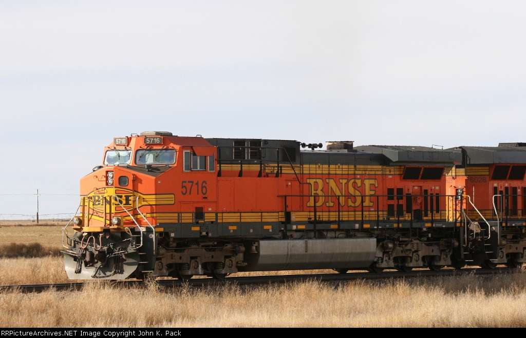 BNSF 5716